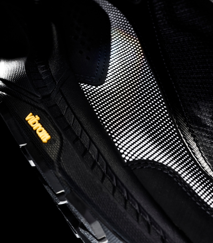 HOKA Stealth/Tech Project Transport | HOKA® IE