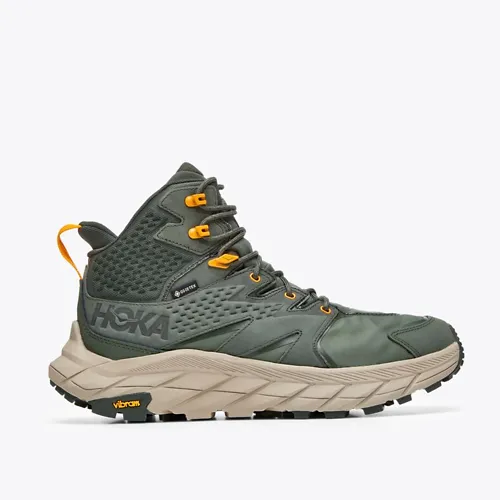 difference between shoe and boot