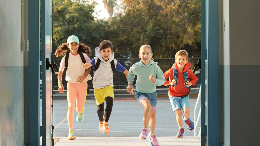 Guide de fitness : faire du sport en famille avec les enfants | Blog HOKA®
