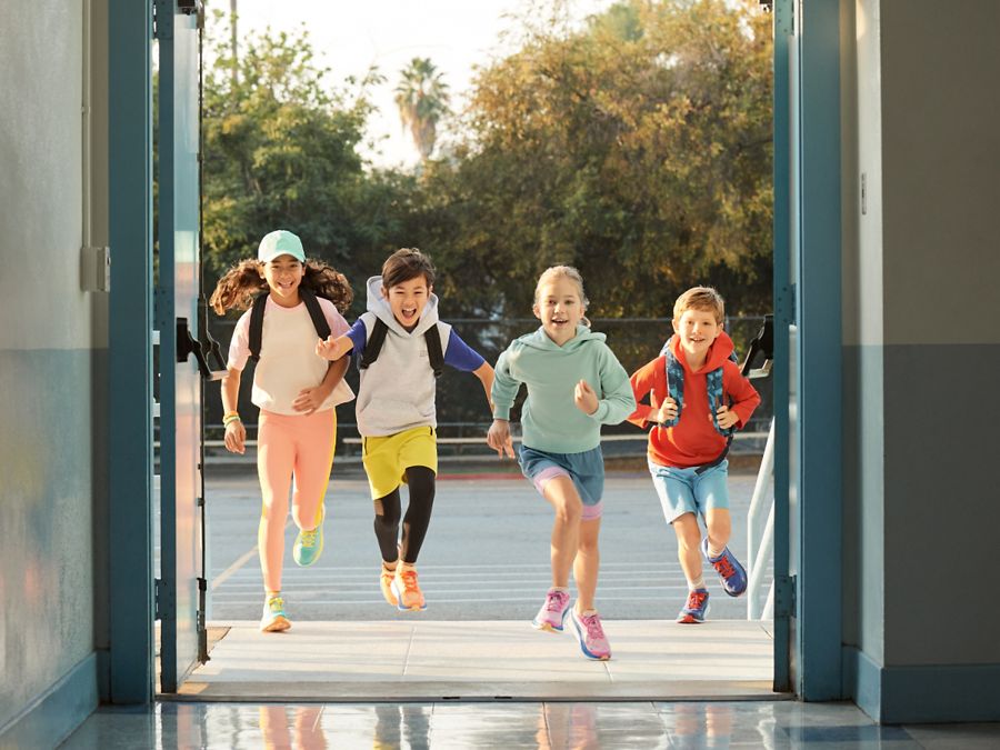 Guide de fitness : faire du sport en famille avec les enfants | Blog HOKA®