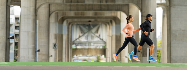 El plan de entrenamiento definitivo para correr un maratón | HOKA®