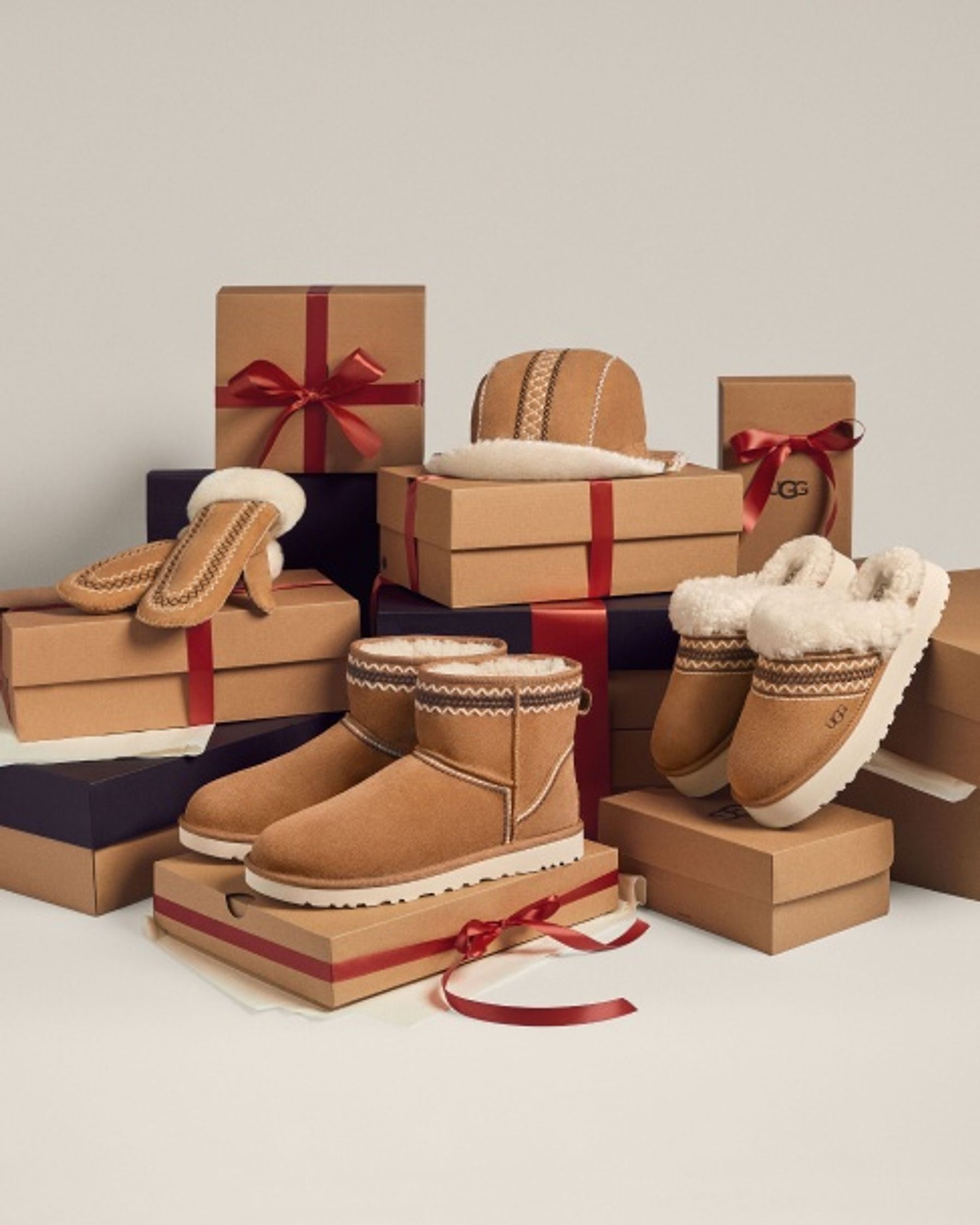 Sito Ufficiale UGG® Italia | Stivali, Pantofole e Ciabatte UGG®
