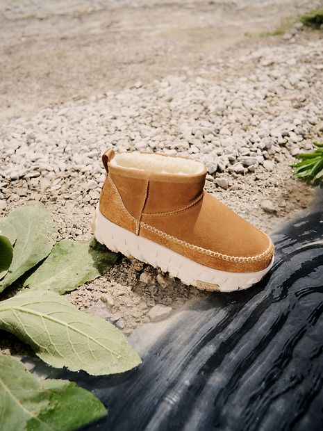 Men s Waterproof Size 9.5 Boots UGG Canada Boots Collection Boots for Men UGG ca