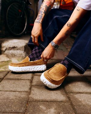 UGG® Canada Official | Boots, Slippers & Shoes | Free Shipping & Returns